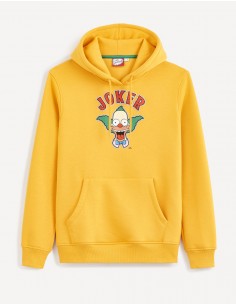 Le sweat est le vêtement indispensable dans le dressing d'un homme